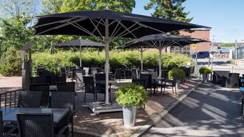 Almoços e jantares servidos