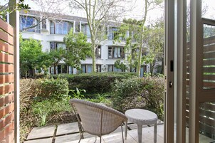 Quarto luxo, 1 cama King, vista para o pátio (Deluxe Courtyard Room) | Vista para o pátio