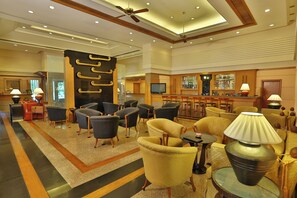 2 restaurantes, pequenos-almoços servidos, cozinha à base de marisco 