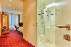 Artigos de higiene pessoal grátis, toalhas fornecidas 