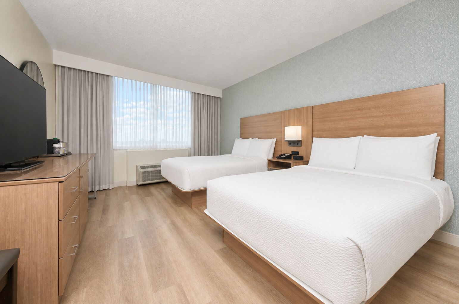 Quarto Superior, 2 camas de casal, não fumadores | Roupa de alta qualidade, camas de colchão pillowtop, secretária 