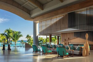 3 bares/lounges, este bar no lobby do hotel 