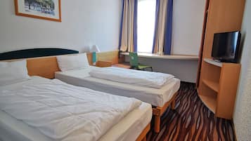 Quarto duplo | Cofres nos quartos, escrivaninha, Wi-Fi de cortesia, despertadores
