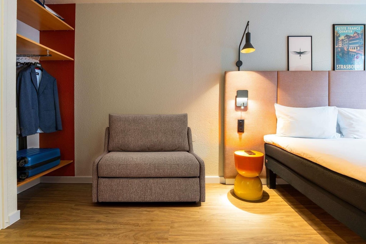 Quarto superior, 1 cama de casal e sofá-cama | Escrivaninha, cortinas blackout, quartos à prova de som