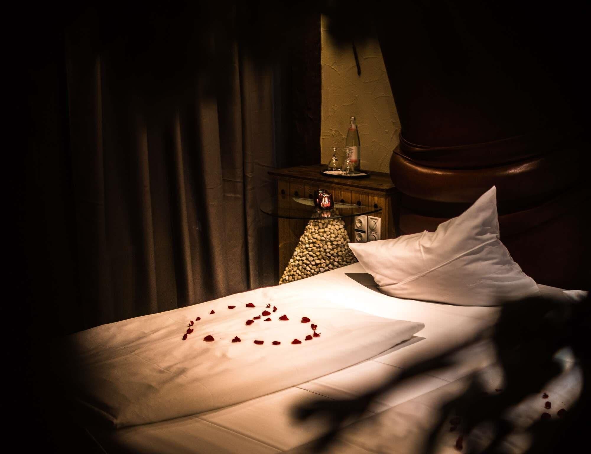 Suíte, 1 cama de casal | Frigobar, cofres nos quartos, escrivaninha, quartos à prova de som