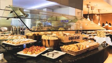Pequeno-almoço completo diário (49 AUD por pessoa)