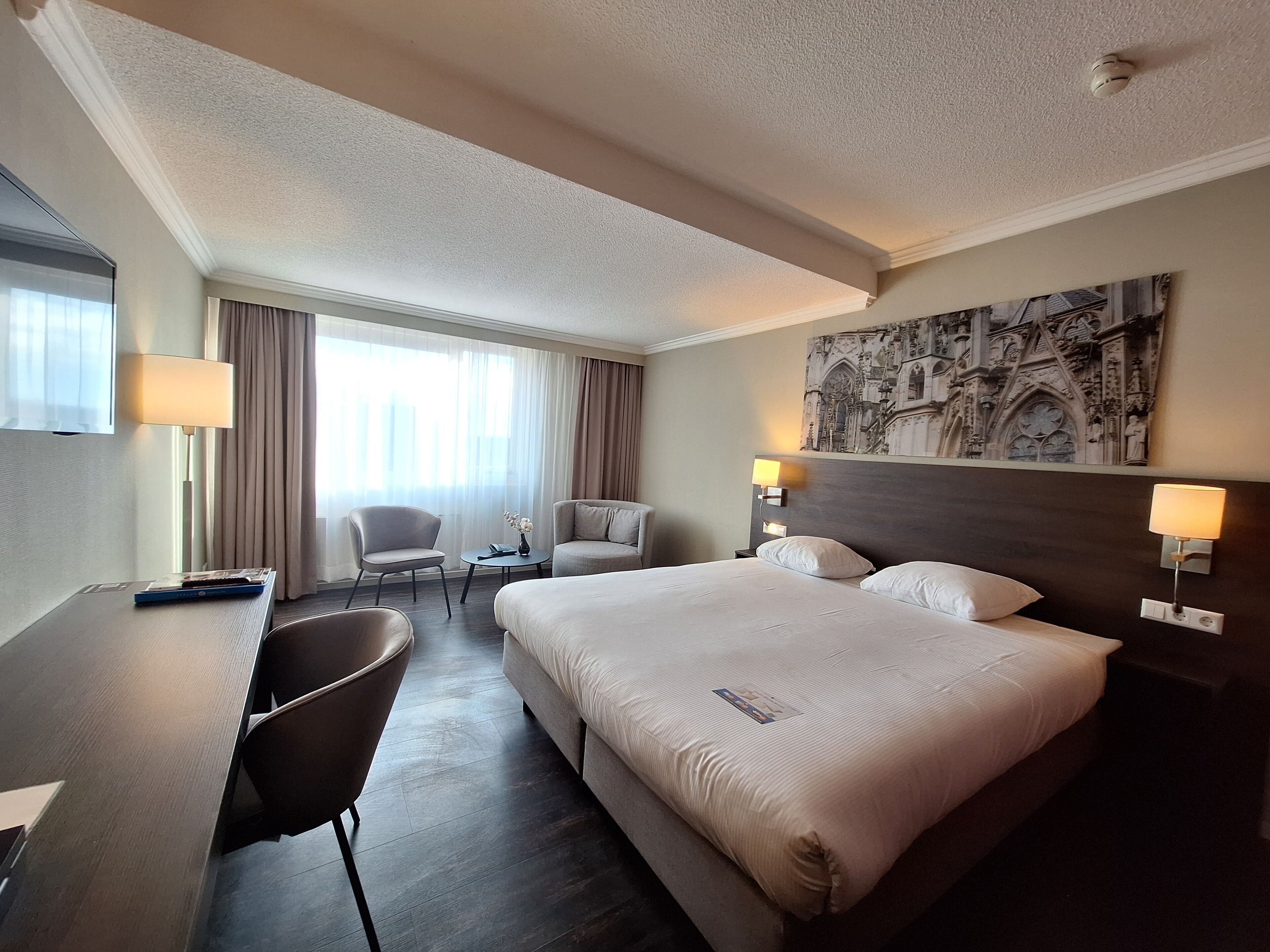 Quarto Duplo Deluxe (Shower) | Cofre com capacidade para portátil, secretária, Wi-fi grátis 