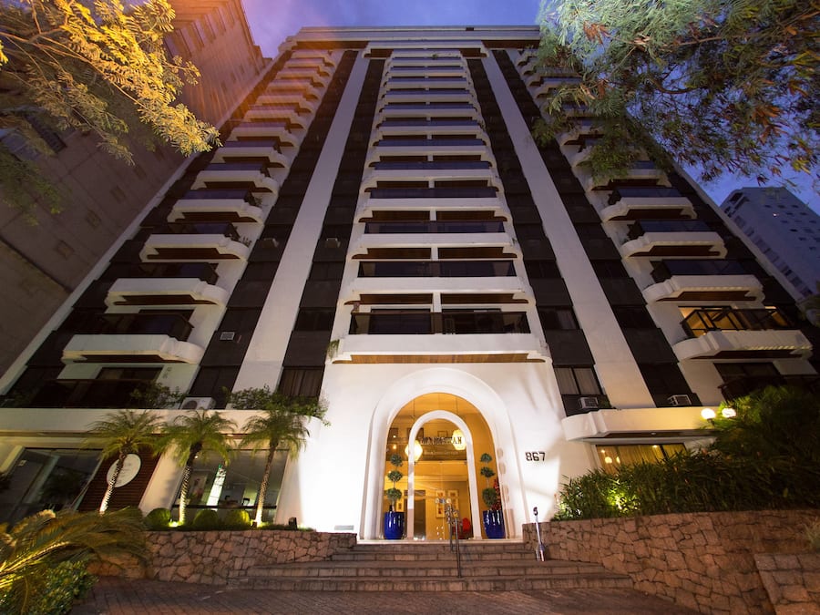 Fachada do alojamento (tarde/noite)