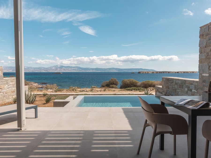 Suíte com design assinado, piscina particular, vista para o mar | Vista para praia/oceano