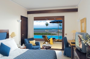 Quarto Superior, acesso à piscina, vista para o mar | Vista do quarto