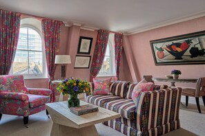 1 Bedroom Virginia Woolf Suite | Lençóis italianos Frette, roupa de alta qualidade, minibar 