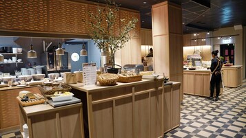 Café da manhã continental todos os dias mediante uma taxa