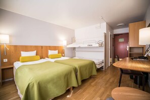 Quarto família | Cofres nos quartos, escrivaninha, Wi-Fi de cortesia, roupa de cama