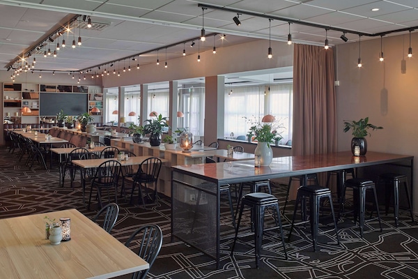 Café da manhã, almoço e jantar; culinária local