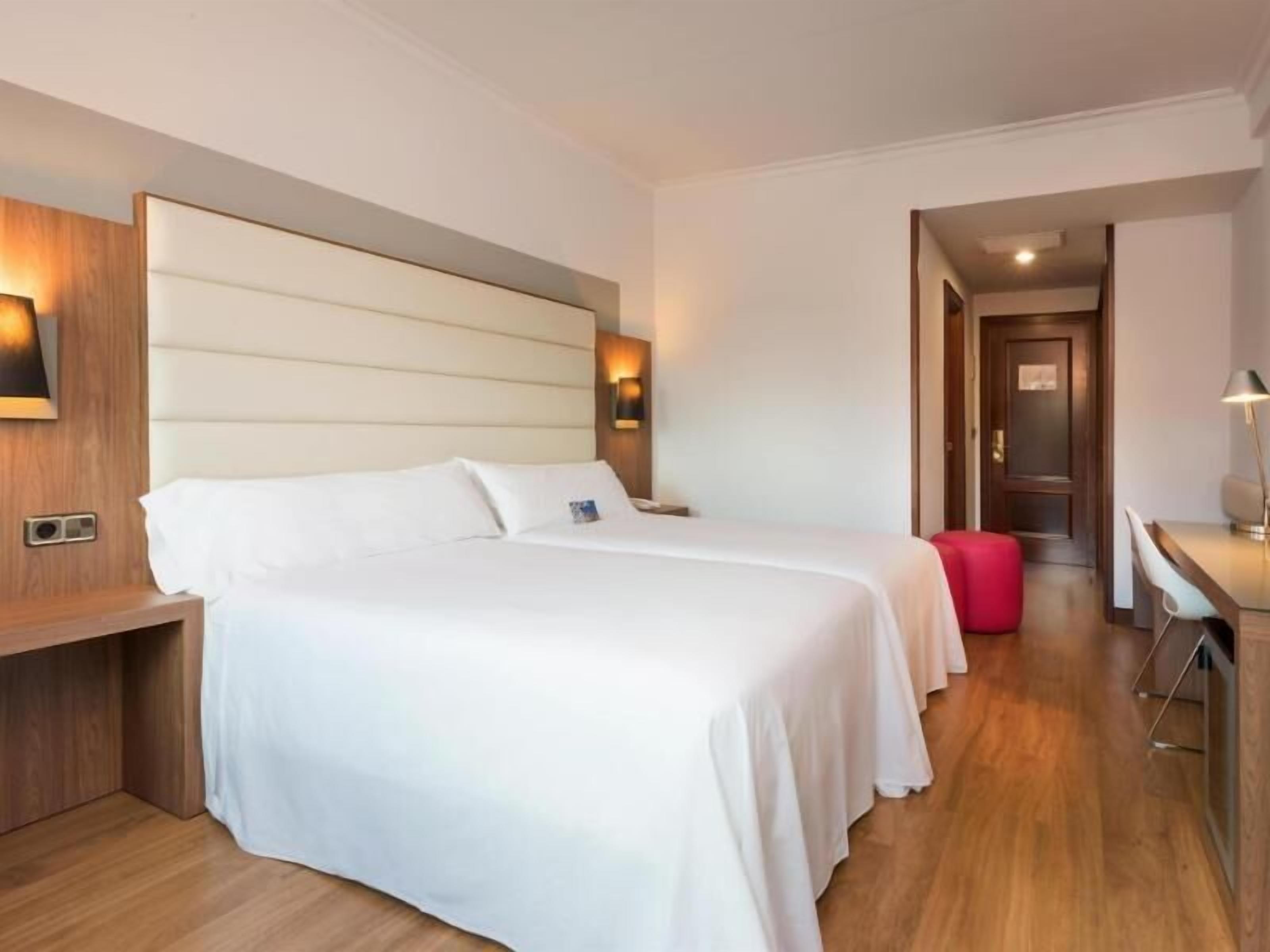 Wi-Fi de cortesia, roupa de cama