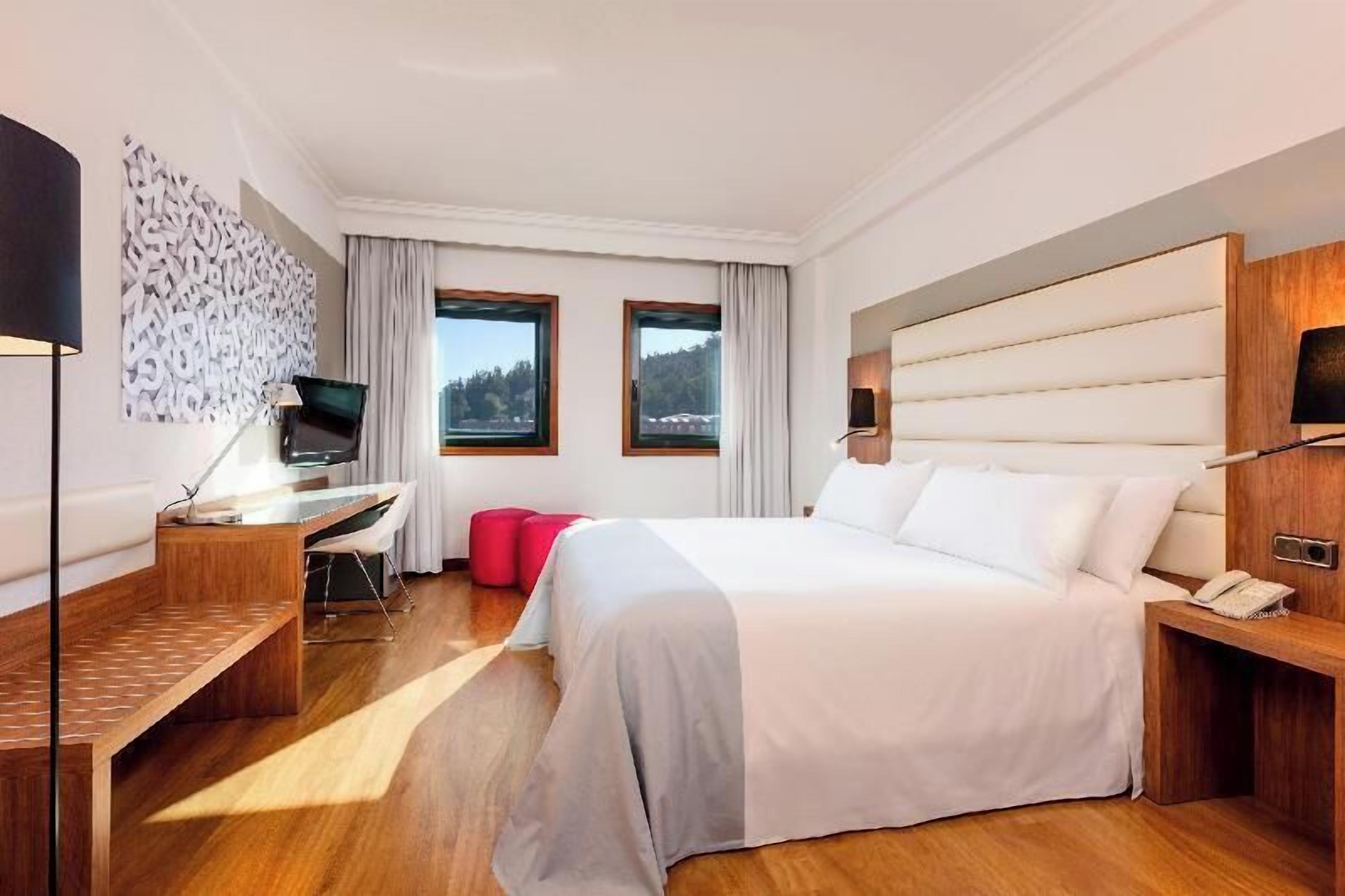 Wi-Fi de cortesia, roupa de cama