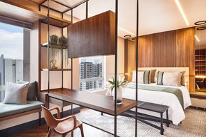 Quarto Premium, 1 cama king-size | Roupa de alta qualidade, minibar, cofre com capacidade para portátil 