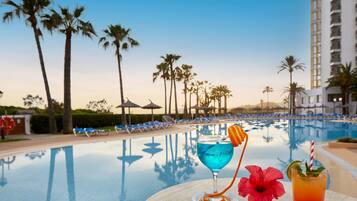 2 piscinas exteriores, espreguiçadeiras