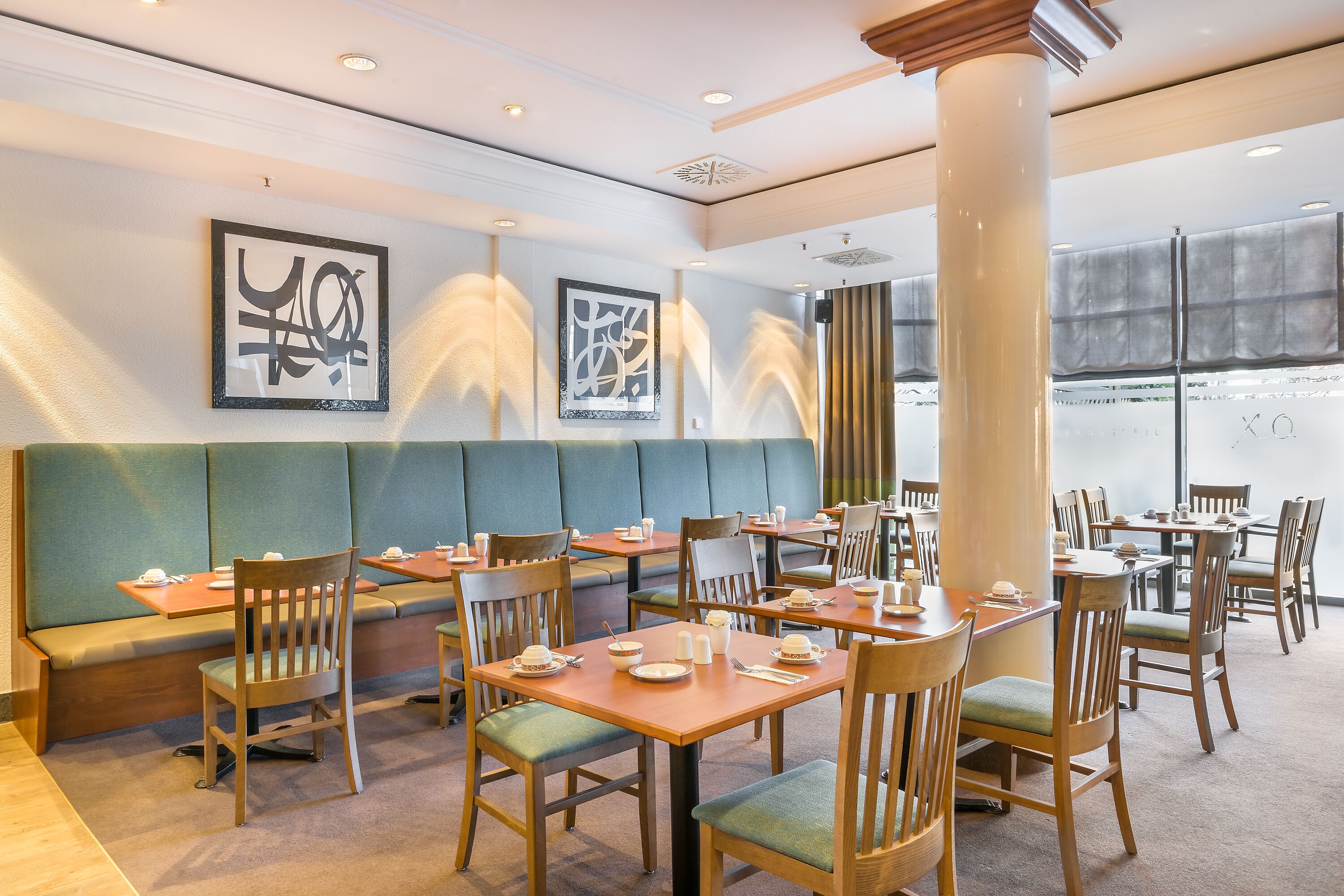 Pequeno-almoço tipo buffet diário (19 EUR por pessoa) 