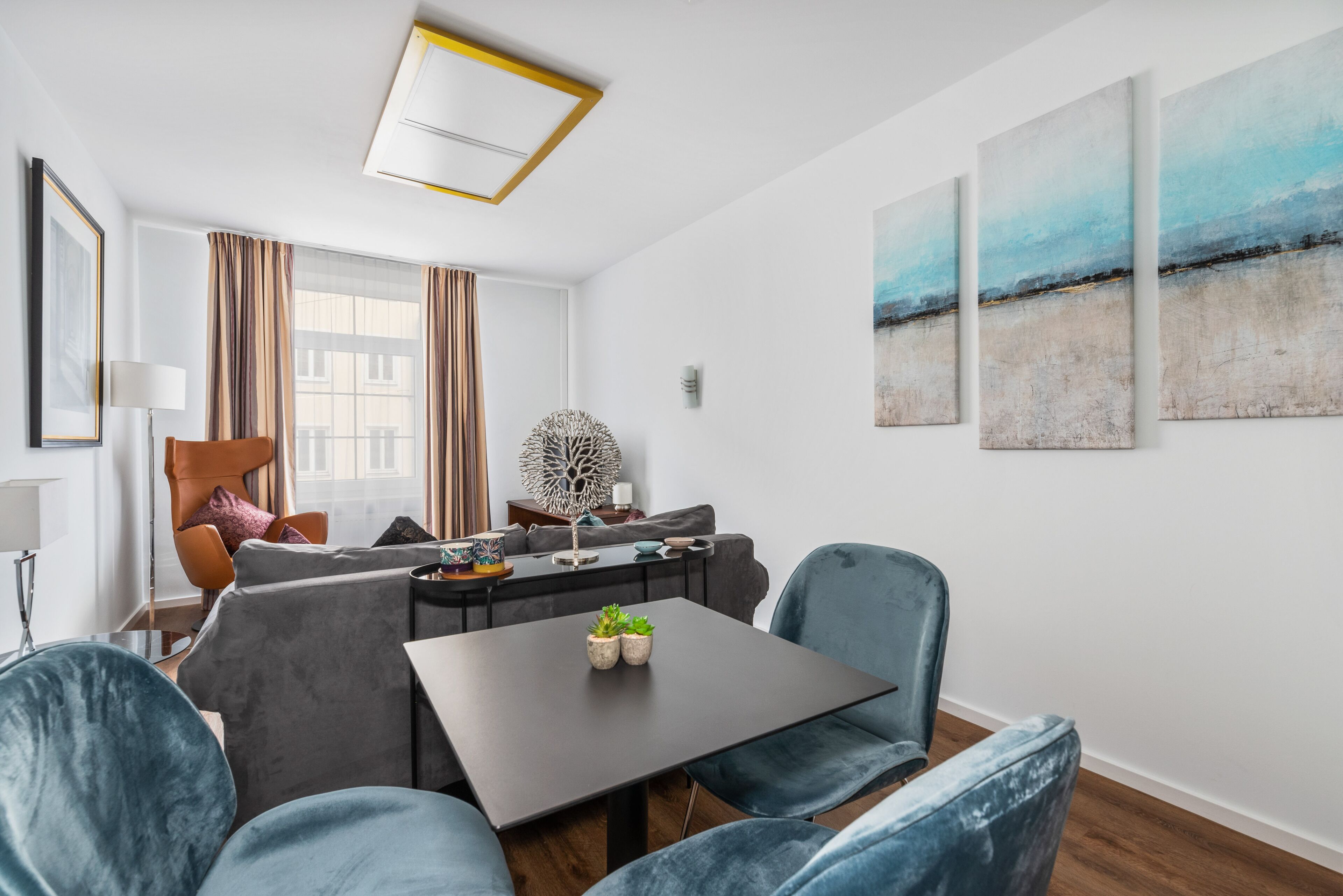 KING's HOTEL First Class Reviews, Deals & Photos 2023 - Expedia