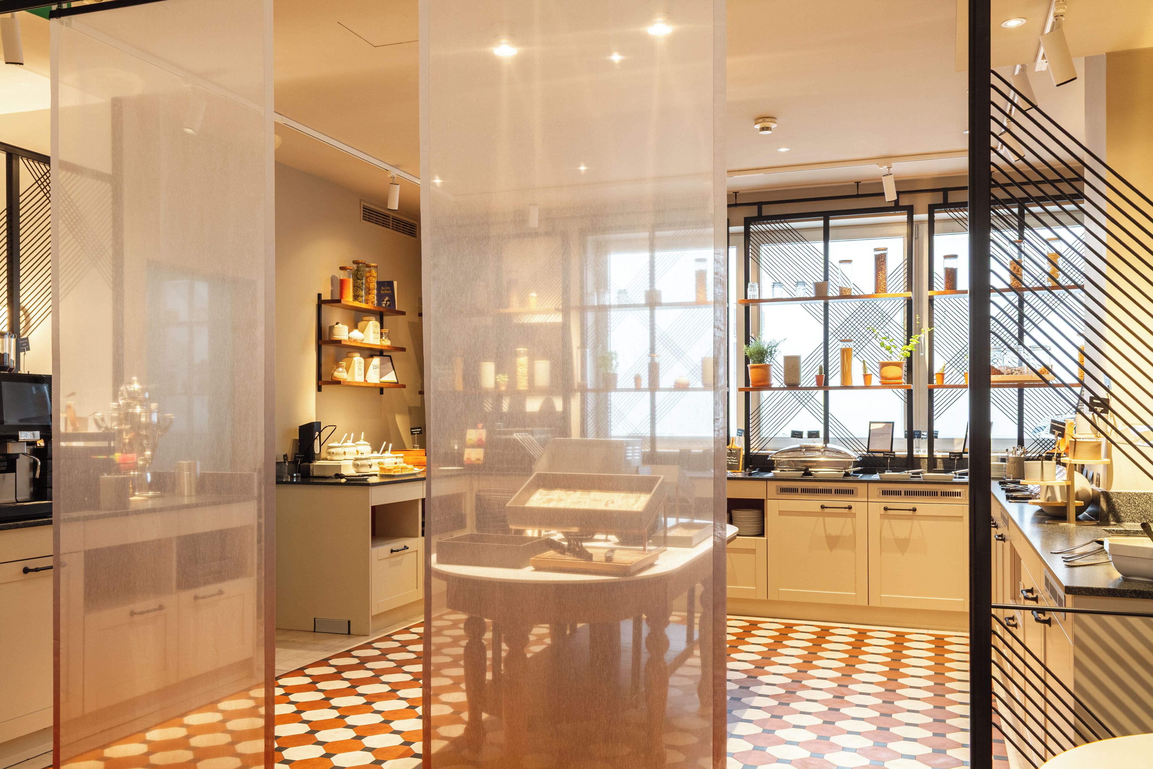 Pequeno-almoço tipo buffet diário (20 EUR por pessoa) 