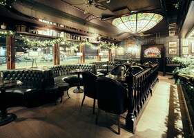 2 bares/lounges, saguão/lounge, pub