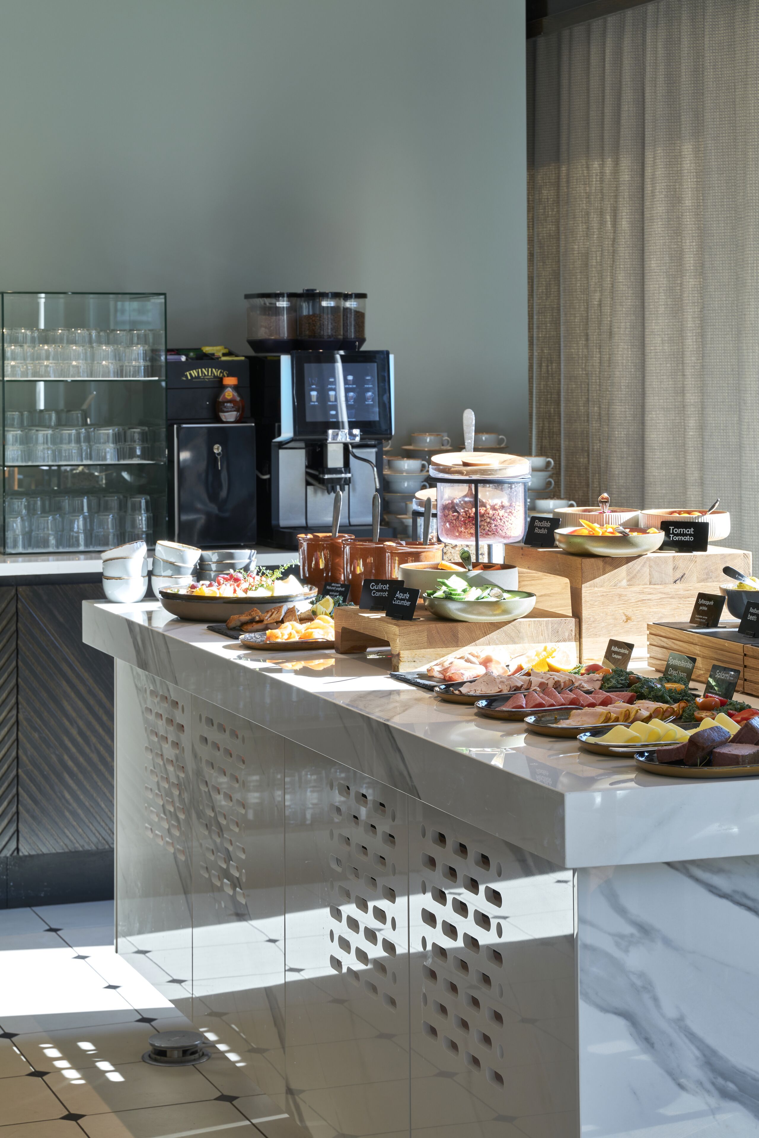 Pequeno-almoço tipo buffet diário incluído 