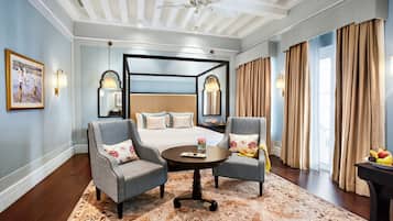 Quarto, 1 cama king-size (Colonial) | 1 quarto, roupa hipoalergénica, minibar, cofre no quarto