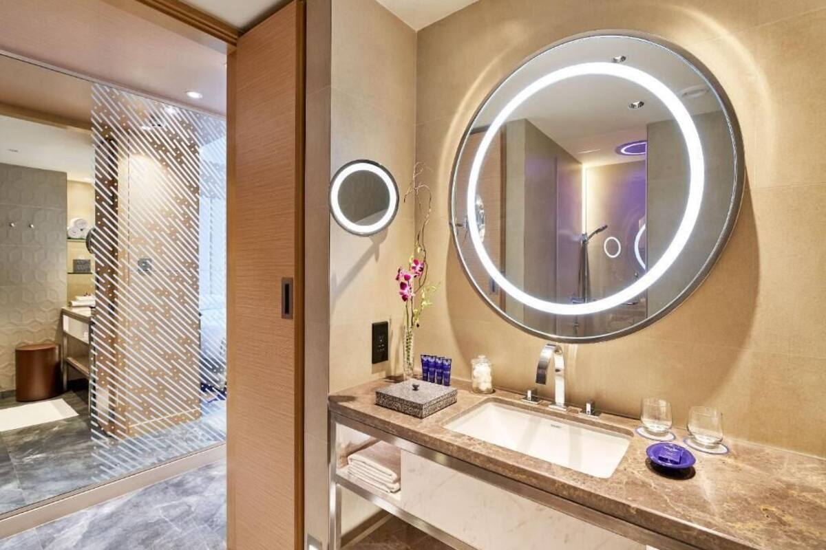 Casa de banho | Um polibã, artigos de higiene pessoal grátis, um secador de cabelo 