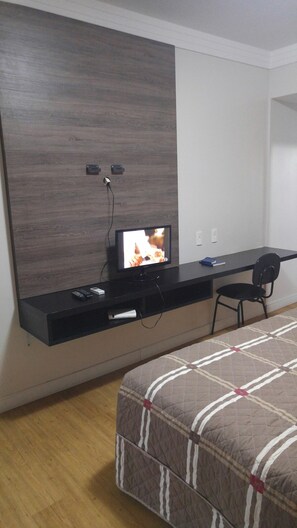 Quarto Duplo | Wi-fi grátis, roupa de cama fornecida 