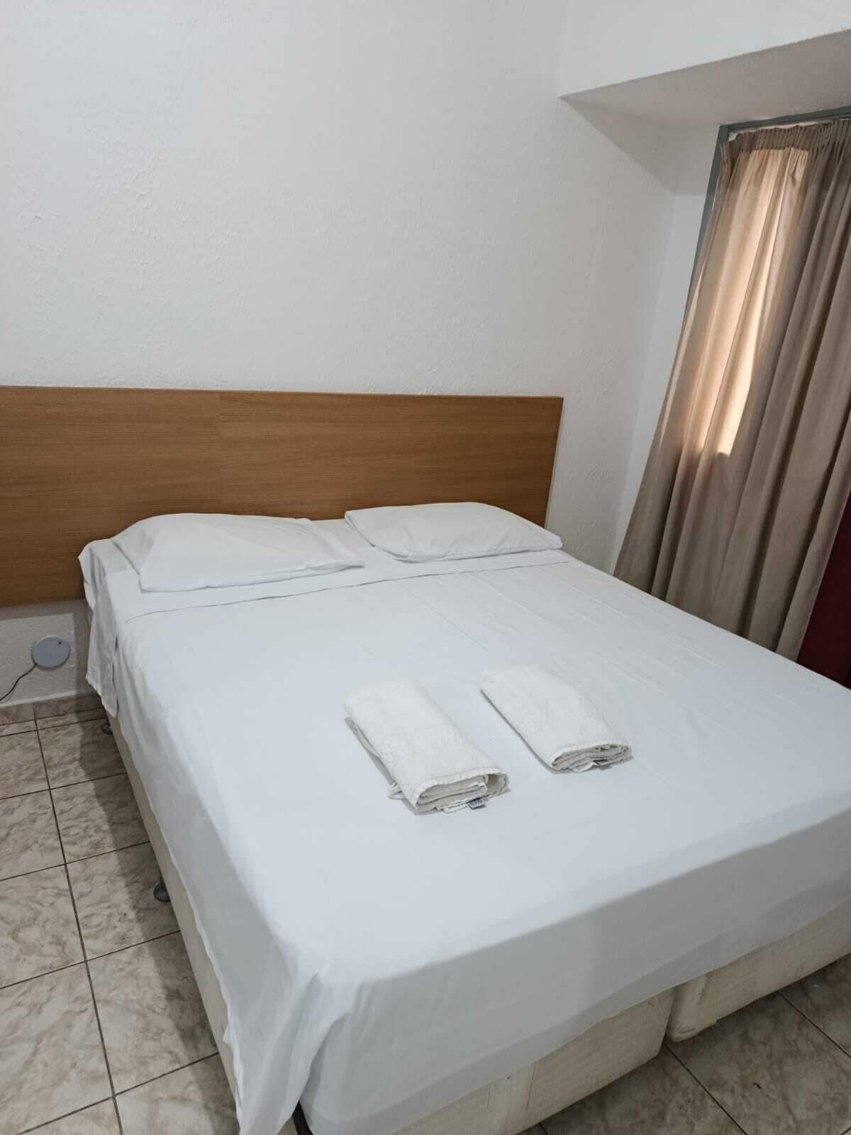 Quarto Duplo | Cortinas/cortinados opacos, roupa de cama fornecida 