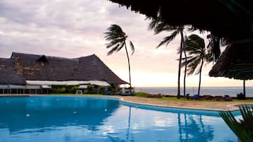 Piscina exterior