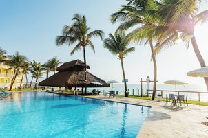 Bar à beira da piscina