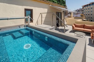 Minibar, cofre no quarto, secretária, Wi-fi grátis 