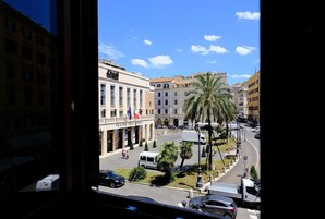 Quarto triplo | Roupas de cama premium, frigobar, cofres nos quartos, escrivaninha