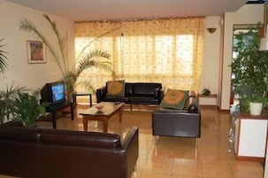 Área de estar no saguão