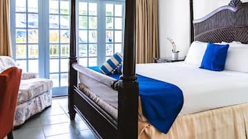 1 quarto, cofre no quarto, secretária, cortinas/cortinados opacos