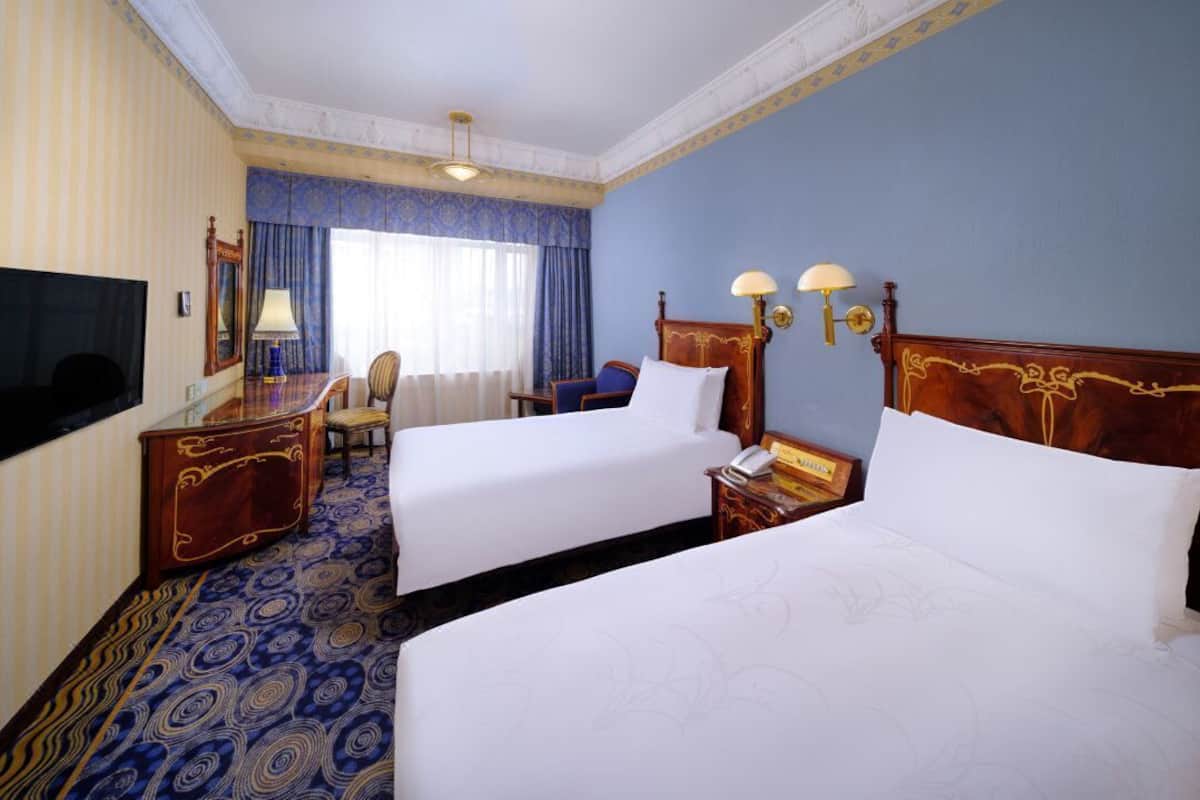 Roupa de alta qualidade, camas de colchão viscoelástico, minibar