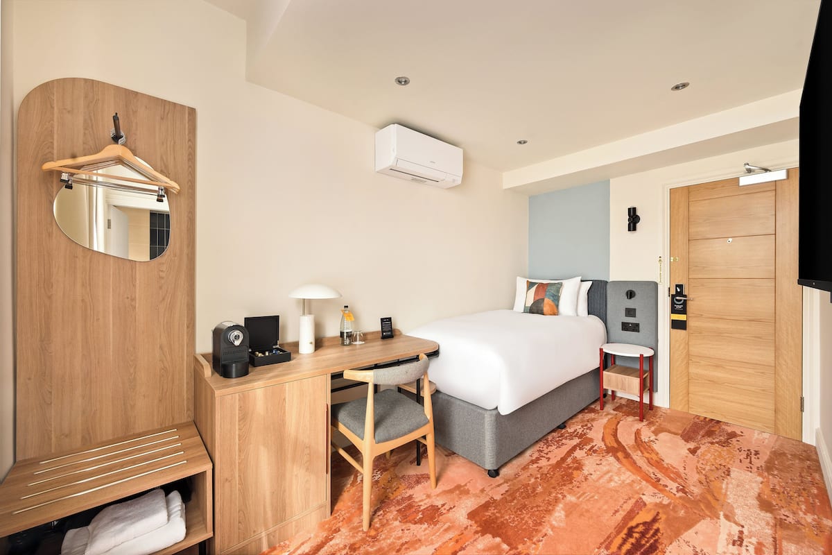 Quarto, 1 cama individual (Cosy) | Cofre com capacidade para portátil, secretária