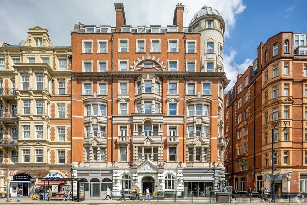 London Bloomsbury Square Hotel - City of London