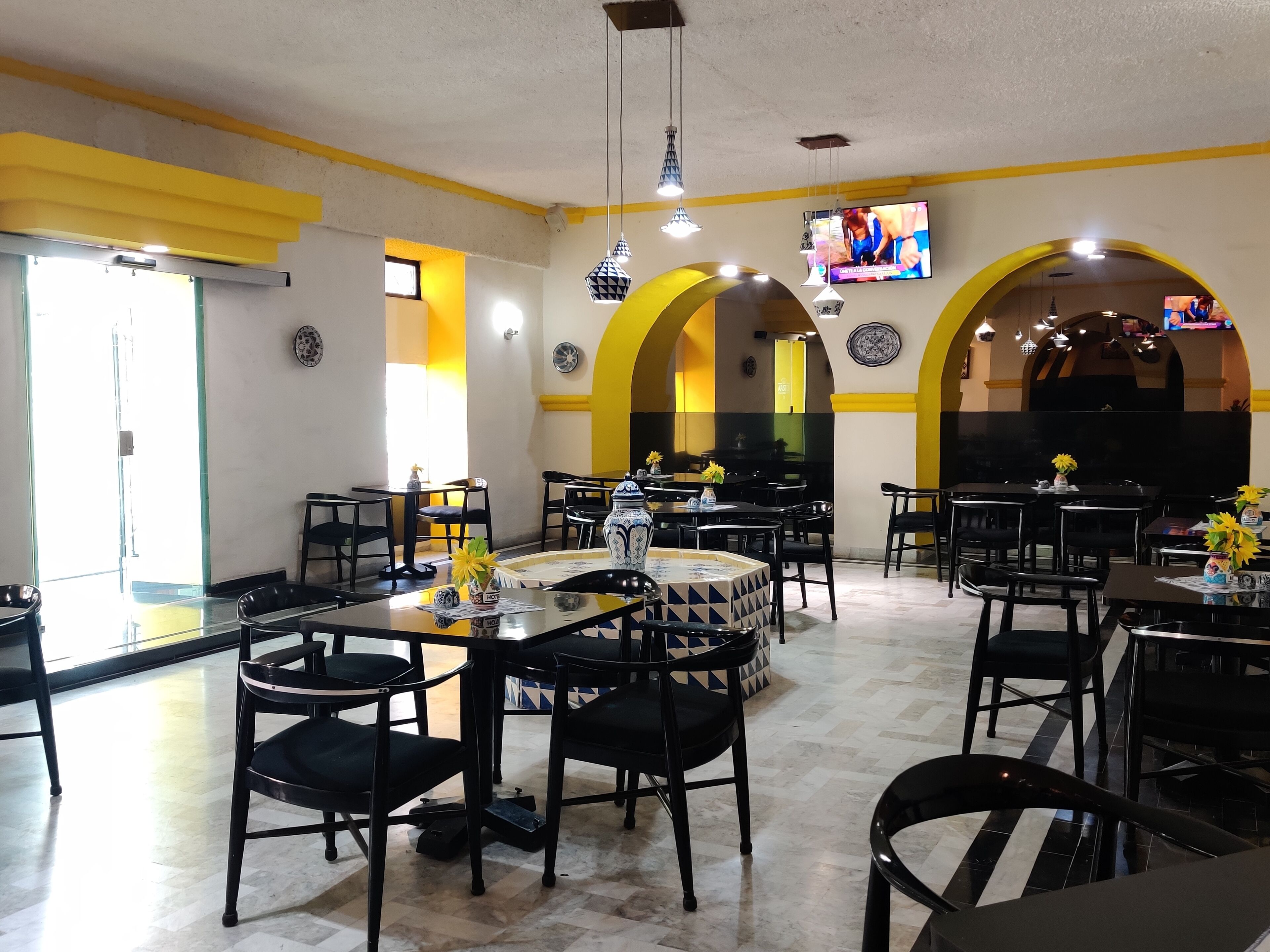 Café da manhã, almoço e jantar; culinária mexicana 