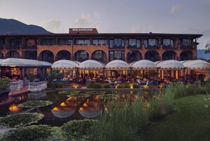 2 restaurantes, café da manhã, local e internacional