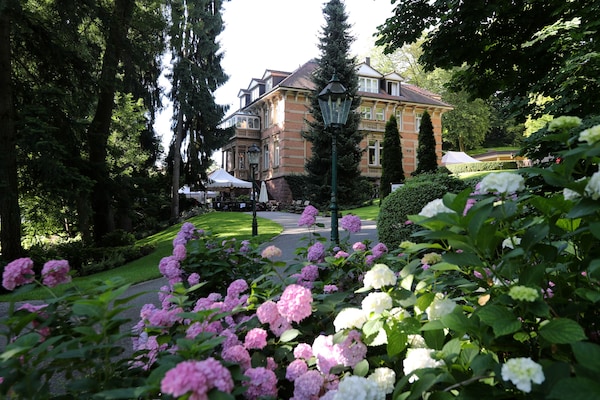 Villa Hammerschmiede Hotel & Restaurant - Karlsruhe