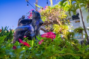 Luxury Havana Suite w/kitchenette | Vista para o jardim