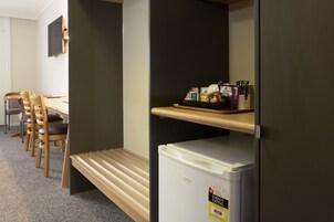 Edredões de penas, camas de colchão Select Comfort, secretária