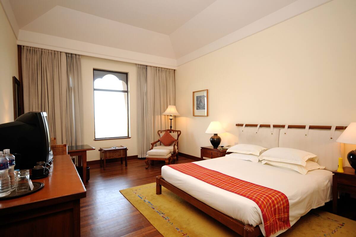 Roupa de alta qualidade, camas de colchão pillowtop, minibar 