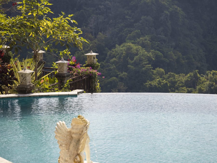 2 piscinas exteriores, espreguiçadeiras