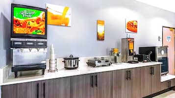 Café da manhã com buffet grátis todos os dias