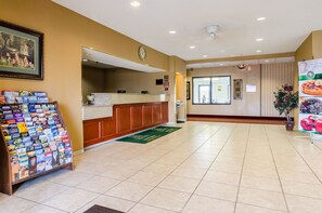 Quality Inn & Suites in Manhattan: Find Hotel Reviews, Rooms, and ...