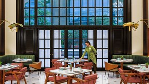 2 restaurantes, pequenos-almoços servidos, cozinha chinesa 